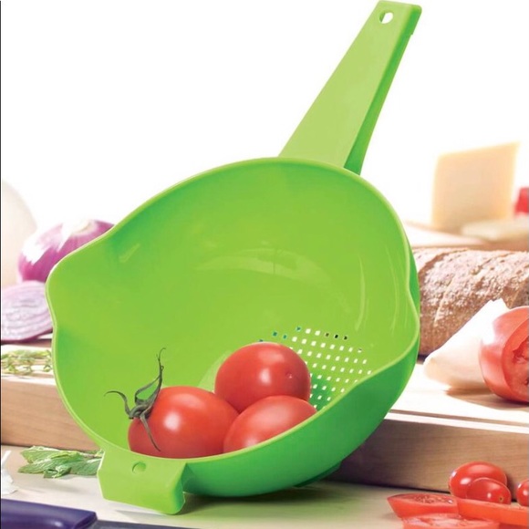 Tupperware | Kitchen | Tupperware 2 Quart Colander Strainer With Handle ...
